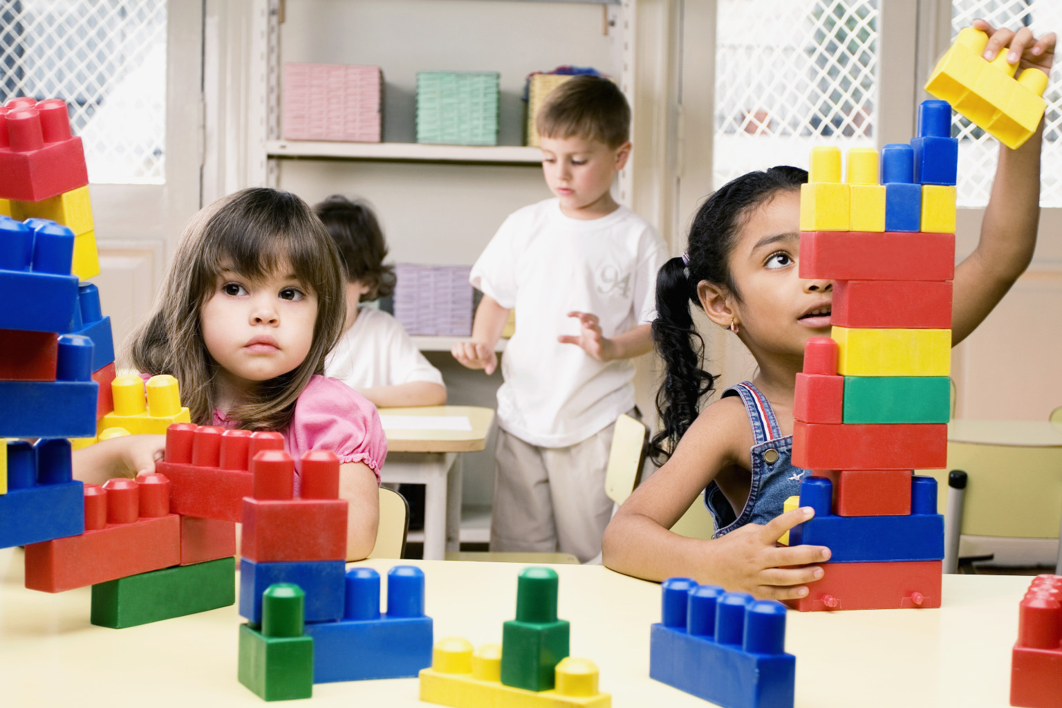 10 CLEVER ACTIVITIES TO KEEP YOUR KIDS BUSY AT HOME